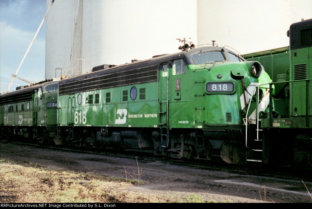 BN 818